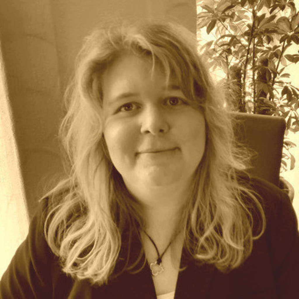 Sandra Lux's Instagram, Twitter & Facebook on IDCrawl