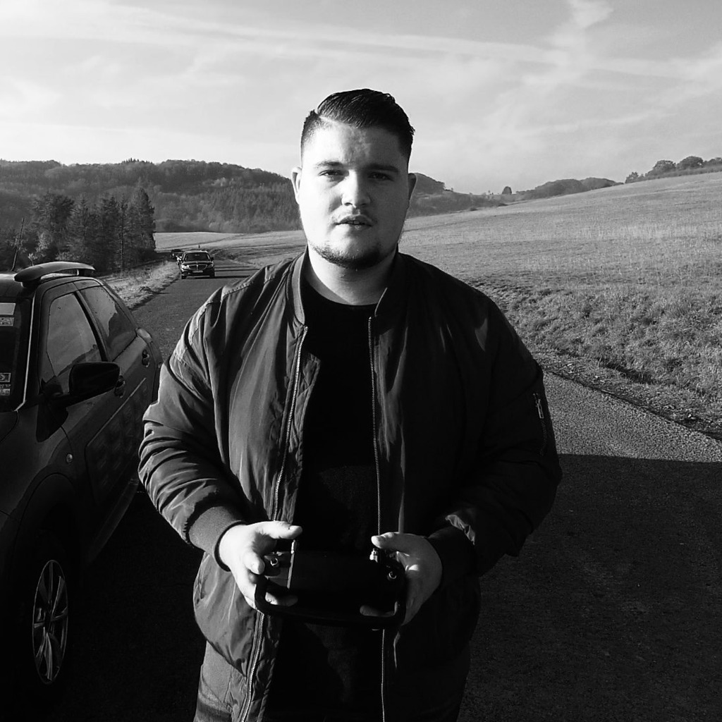 Moritz Engelhardt - Videograph und Online-Marketer - MORITZ ENGELHARDT film. social media. | XING