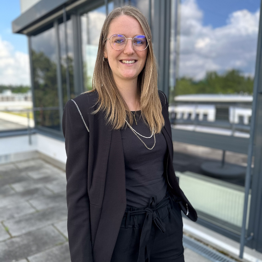 Lisa Zenglein - Talent Acquisition Partner - SUXXEED Sales for your ...