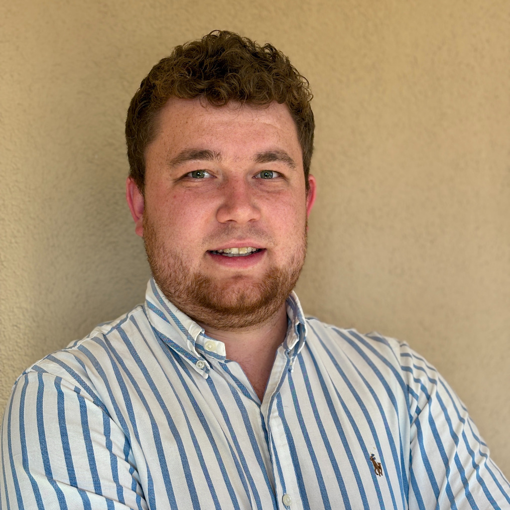 Lars Engel - Produktmanager für Mobil- und Kettenbagger - Robert Aebi ...