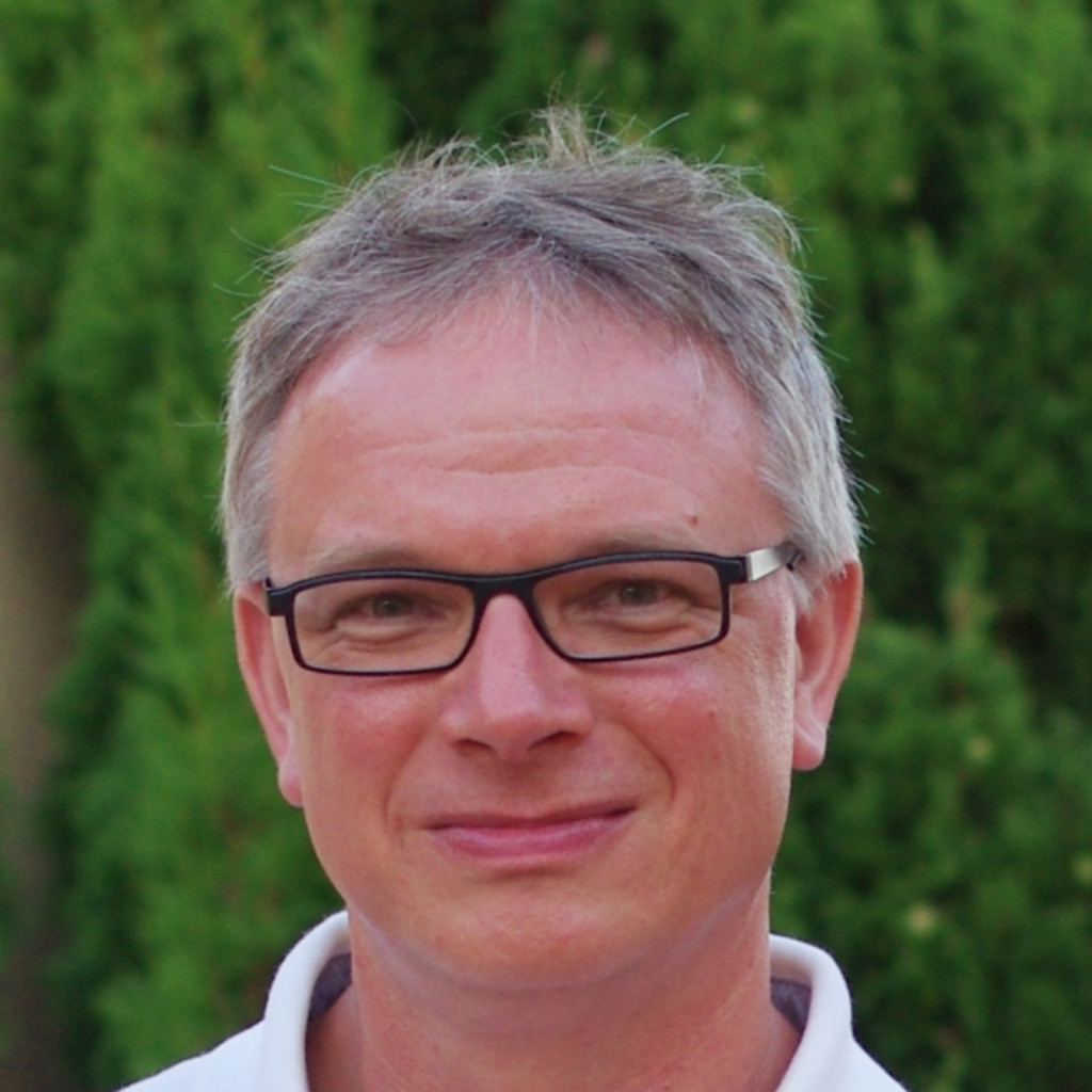 Dr. Thorsten Schlüter - Head of Research Operations Cardiovascular ...