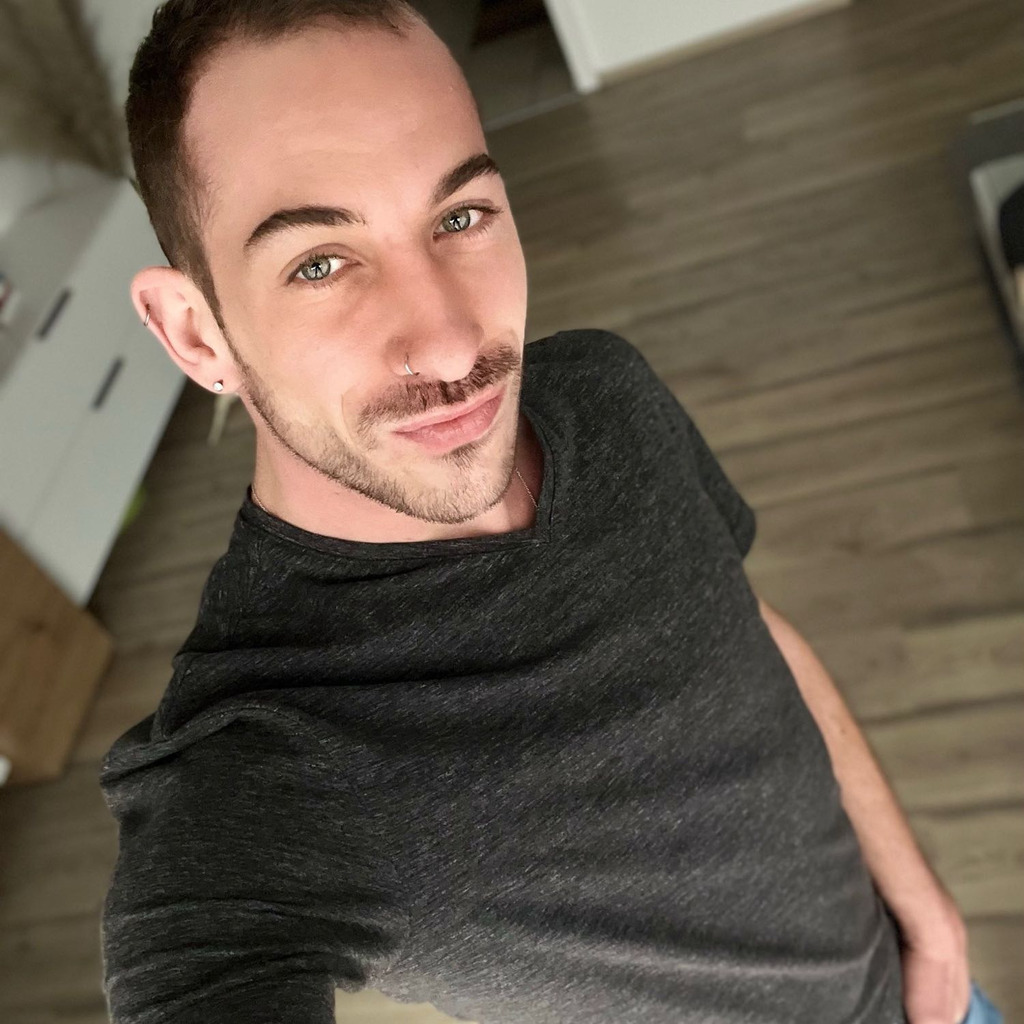 Daniel Lindinger - Gesundheits- und Krankenpfleger - AKA Schultz ...