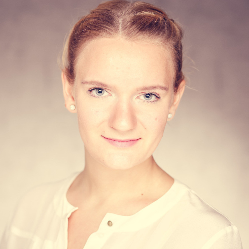 Lara Wikert - Comparative Studies in English and American Language ...