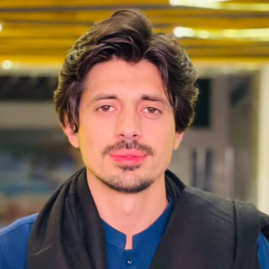 Sher Zaman - UIUX Designer / Team Lead/ Trainer - Techzoid Private ...