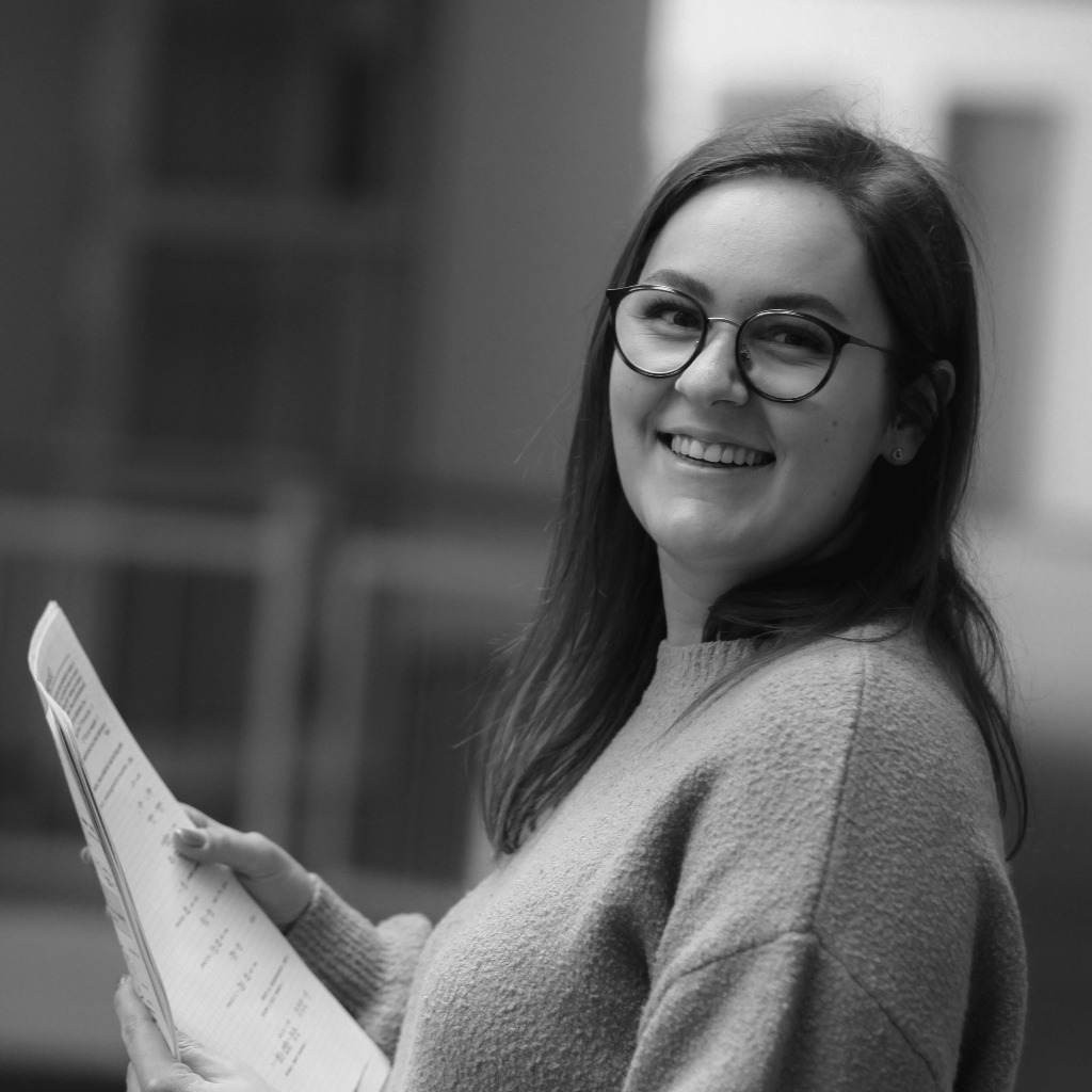 Laura Kratz - Duale Studentin - Adient Components Ltd. & Co. KG | XING