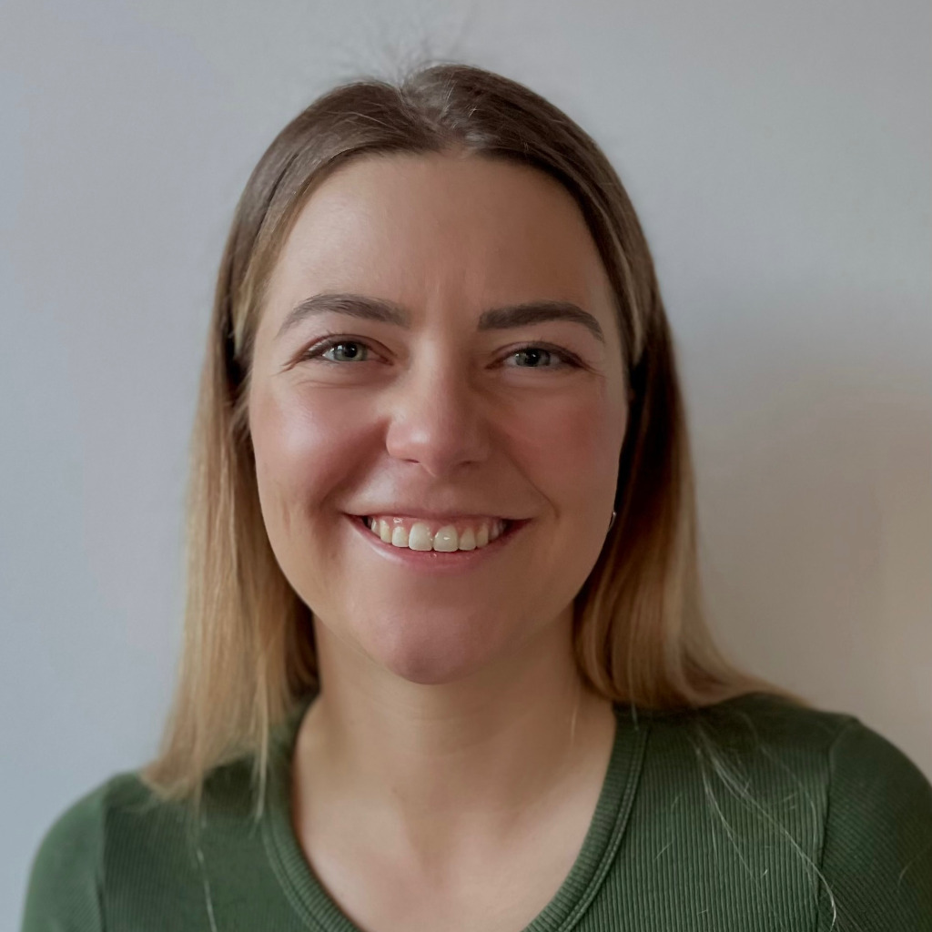 Janine Bachmann - Kauffrau EFZ mit BM - Wirtschaftsmittelschule | XING