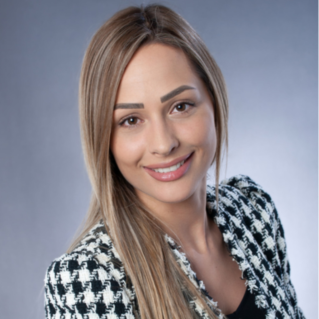 Laura Victoria's Instagram, Twitter & Facebook on IDCrawl