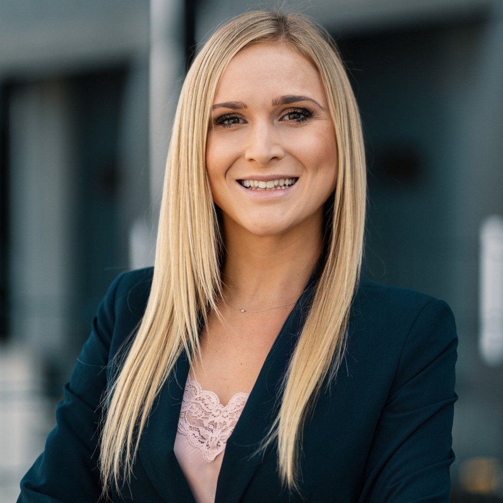 Julia Pelger - Head of Marketing & PR - LIP Invest GmbH | XING