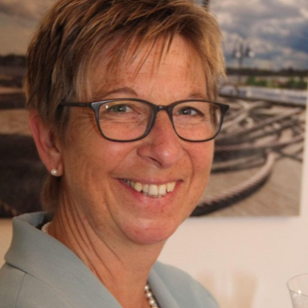 Andrea Nels - Verkaufsinnendienst Nordamerika - Amandus Kahl | XING