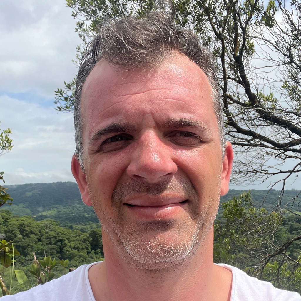 Michael Hauser - OP-Pfleger OP-Leitung - MEDWING Now GmbH | XING