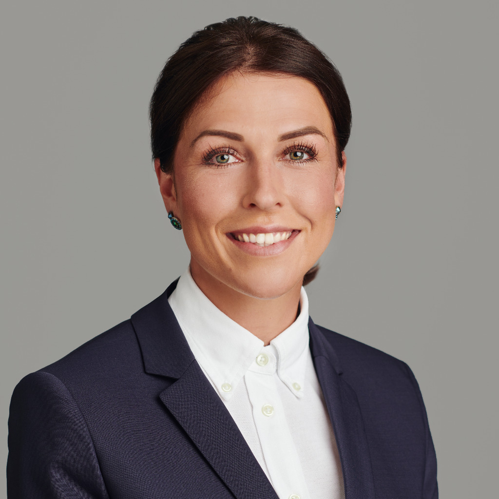Lucia Kim-Sabella Treinies - BWL mit juristischem Schwerpunkt - Carl ...