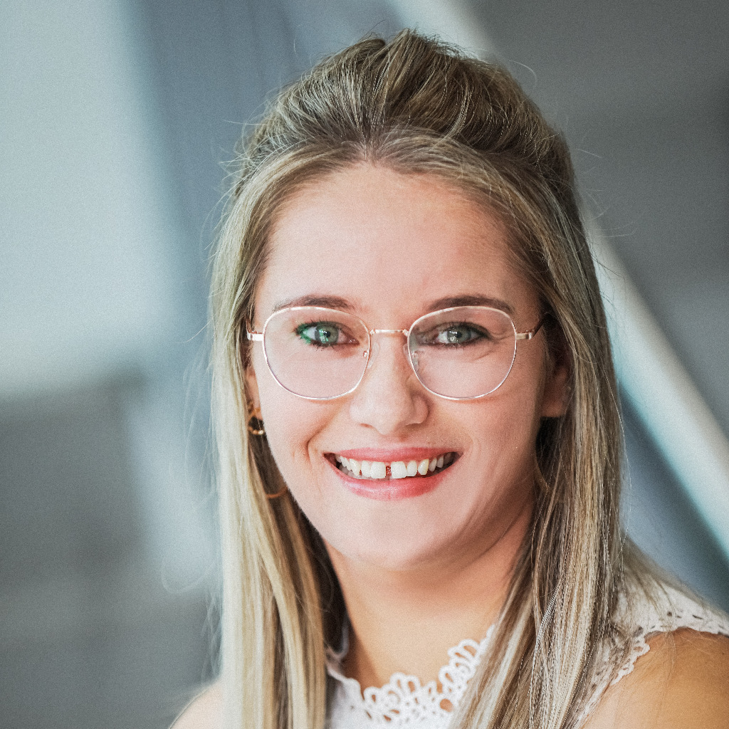 Lisa-Maria Hartz - Koordinatorin Personalenwicklung - Schmidt + Clemens ...