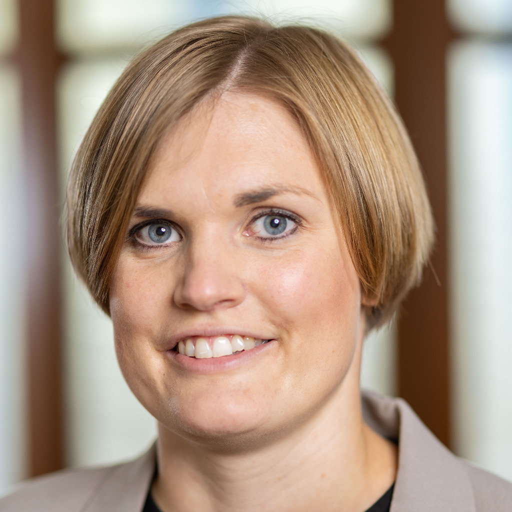 Lina Kalmer - Leitung Weiterbildungsakademie - Völker-Schule gem. e.V ...