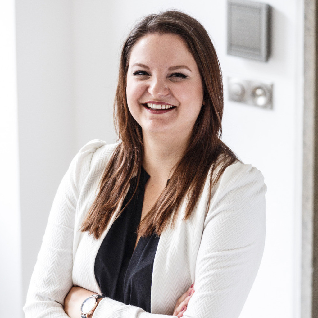 Lisa Graf - Product Owner Corporate Publishing - vmm digital • vmm ...