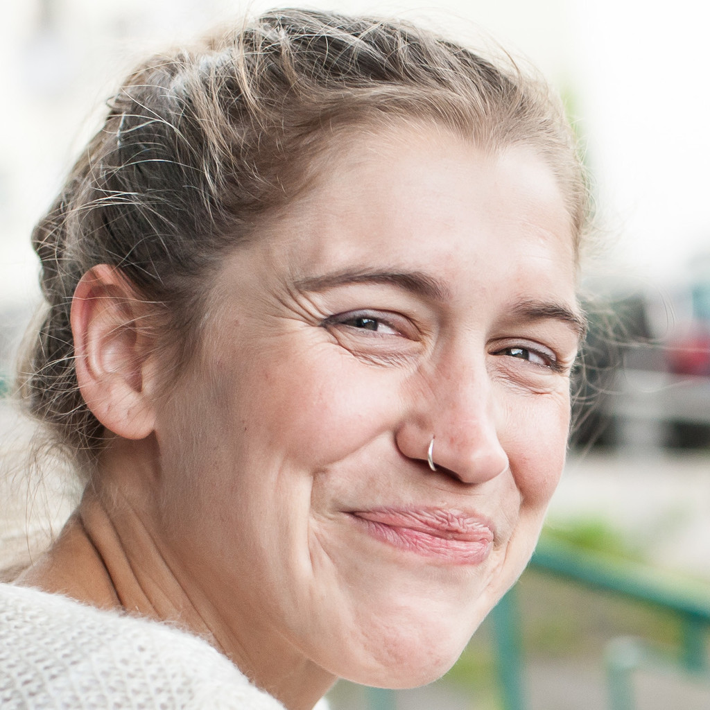 Julia Raab - Freie Figurenspielerin & Theaterpädagogin - Julia Raab | XING