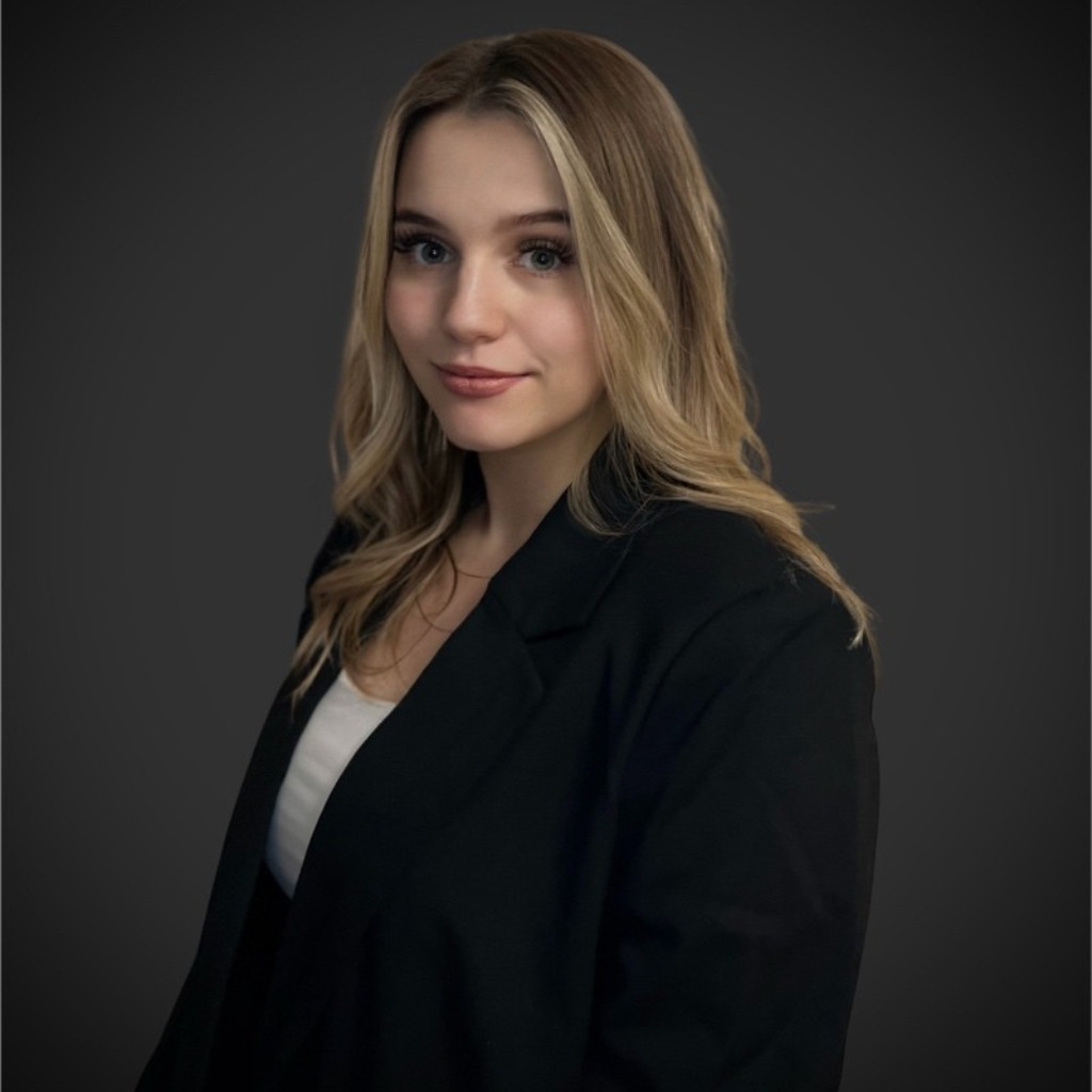 Julia Wirth - Werkstudentin HR/Recruiting IT - DIS AG | XING