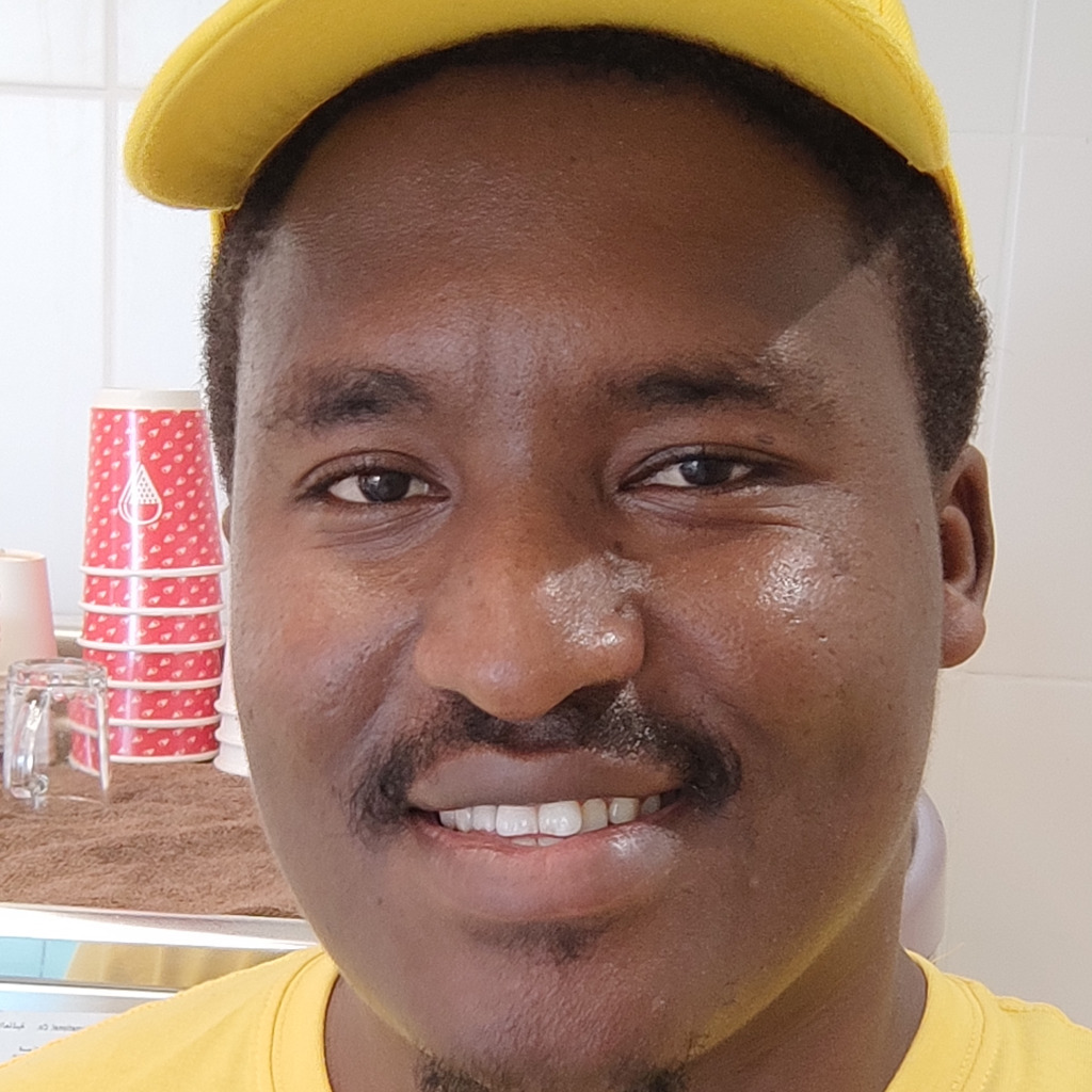 Patrick Njoroge Barista Cashier Vermilion Ice Cream And Coffee Shop patrick-njoroge-barista-cashier-vermilion-ice-cream-and-coffee-shop