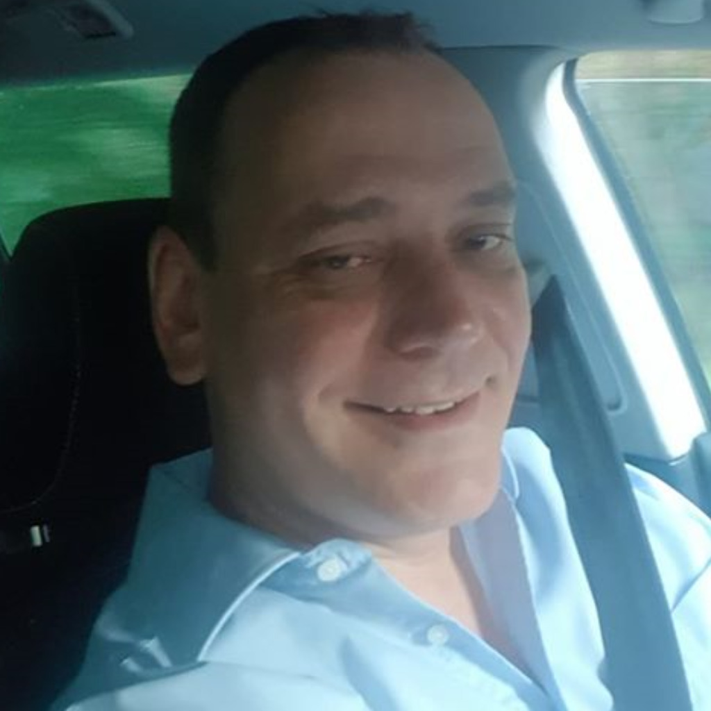 Sandy Schmidt - Vertriebsmitarbeiter im Außendienst - STOCK - B.I.G ...