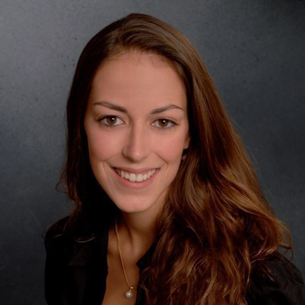 Anette Großhans - Online Marketing Manager - Mercedes-Benz Customer ...