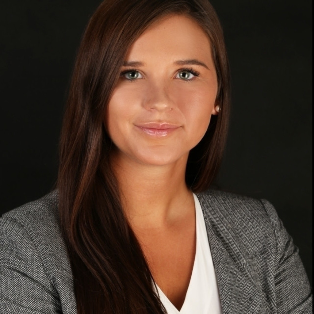 Anna Aurelia Heller - Management Consulting - Accenture | XING