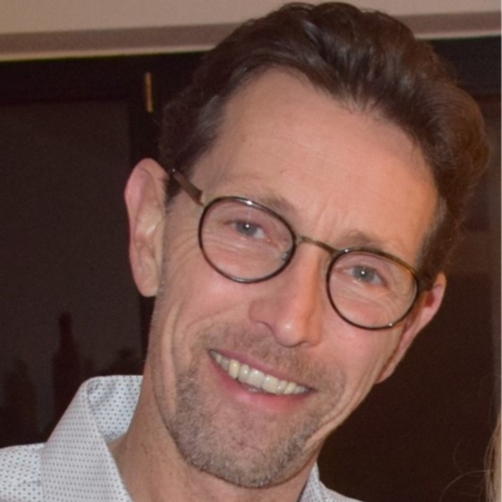 Dr. Stephan Jacobs - Director International Sales - inno-train ...