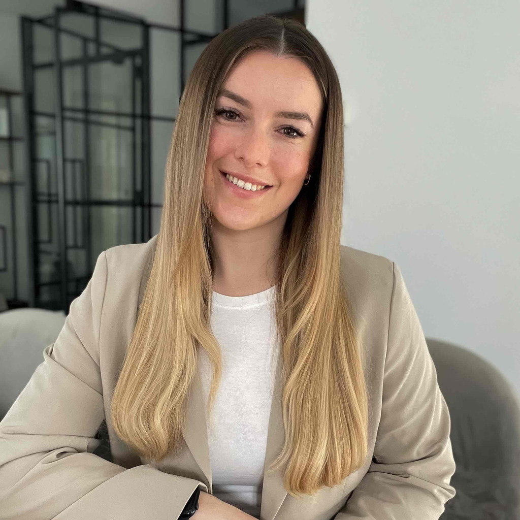 Lena Sieber - Talent Acquisition Managerin - Richard Borek ...