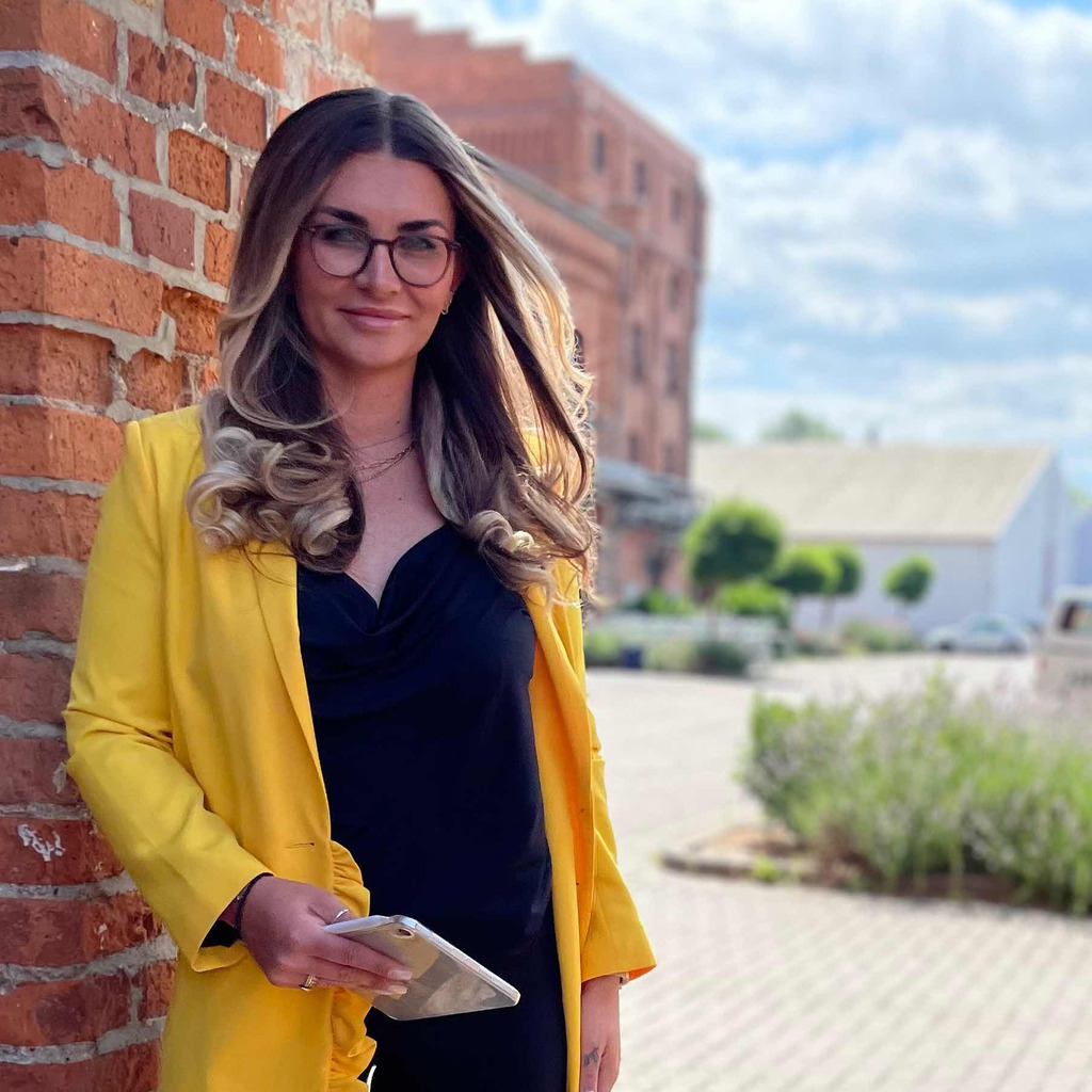 Katharina Senne - Finanz-& Personalcontrolling - Gesundheits- und ...