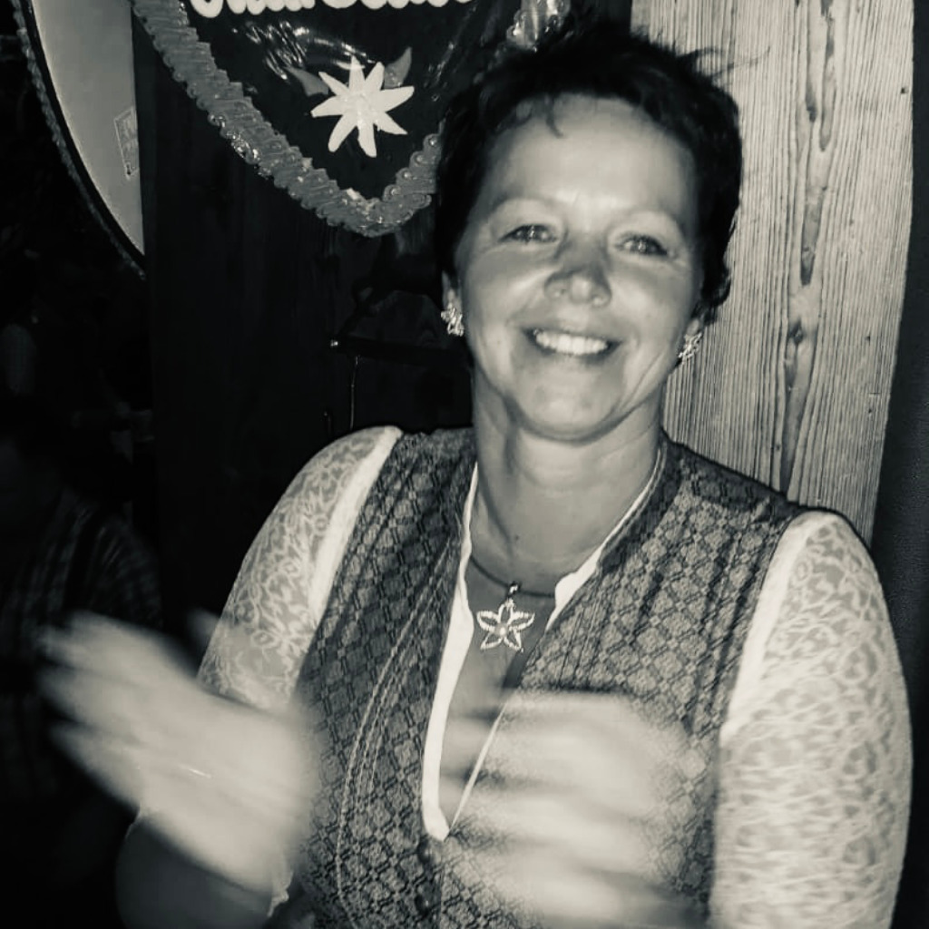 Helga Bauriedel - Management und Regionalleitung Süd - Amacuro GmbH | XING