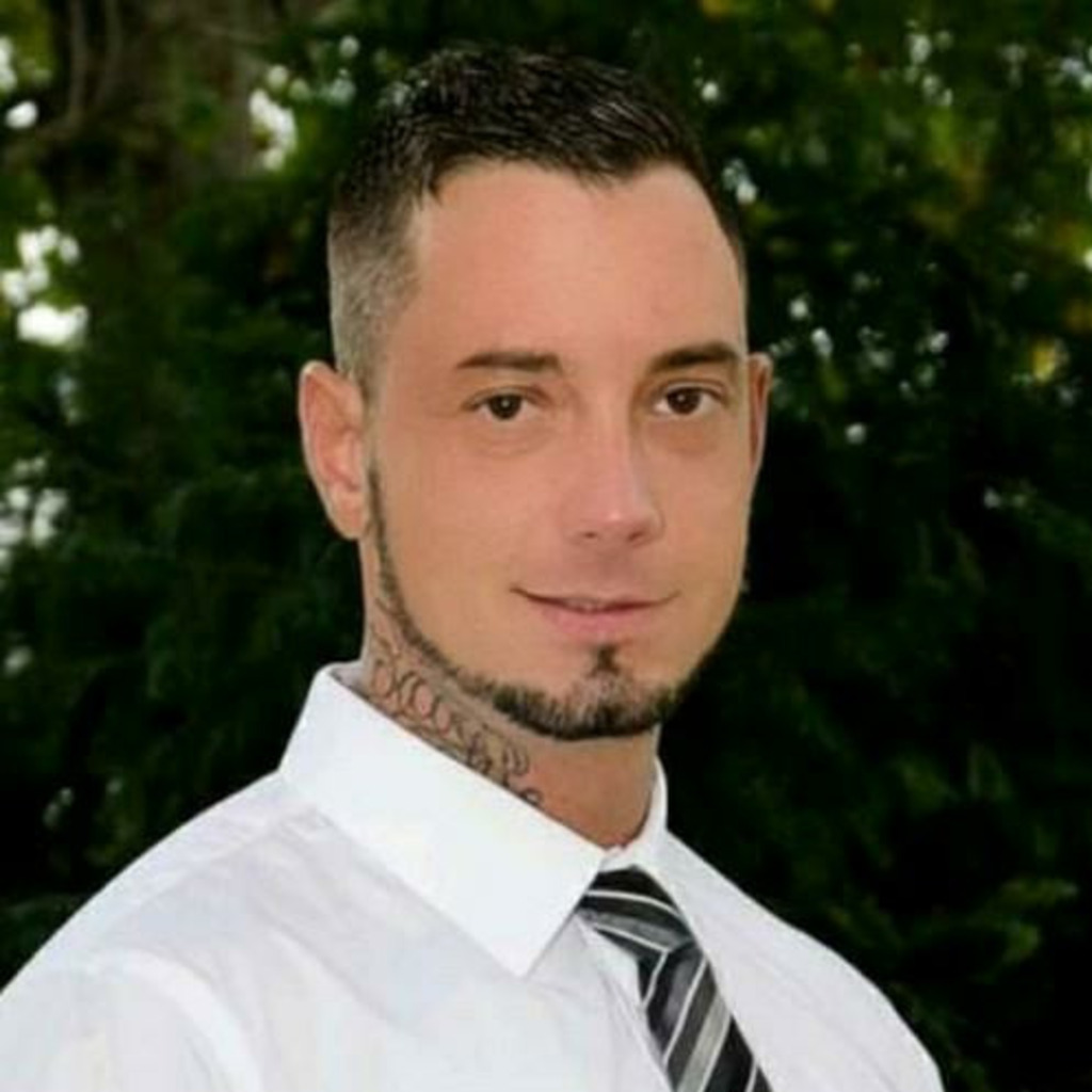 Tim Hartmann - Kommissionierer,Staperfahrer - Bernhard Möllers | XING