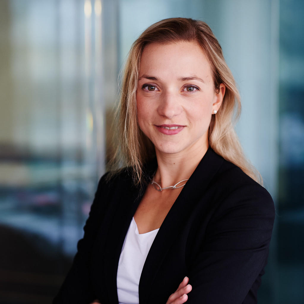 Dr. Alexandra Collm - Leiterin Hauptabteilung Kunden, Mitglied der ...