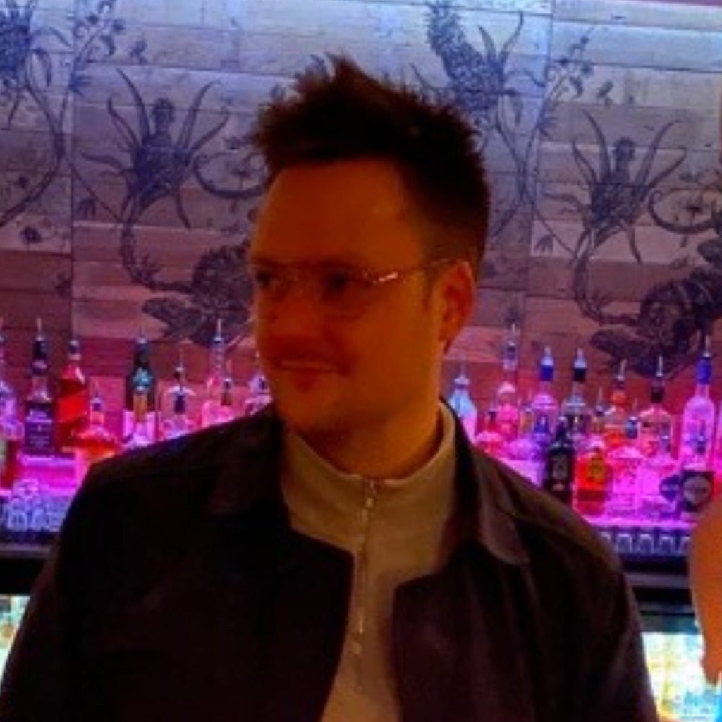 Aaron Hennessy - Head of Business Development - Vapesupplier Limited ...