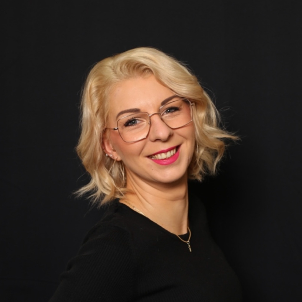 Stephanie Klein - Friseurin - Sosio Romano Hairstyle | XING