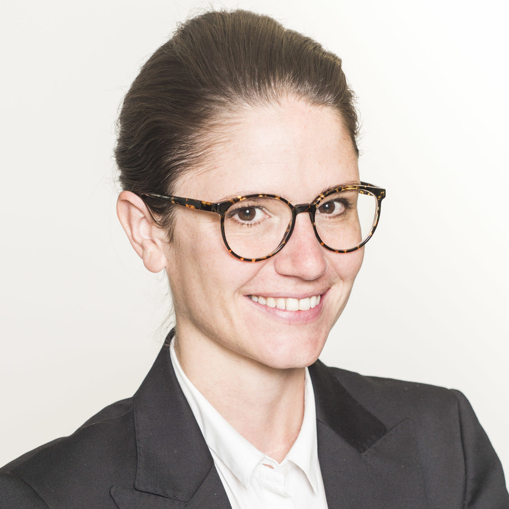 Sarah Binz - Legal Consultant - STARTUPS.CH AG | XING