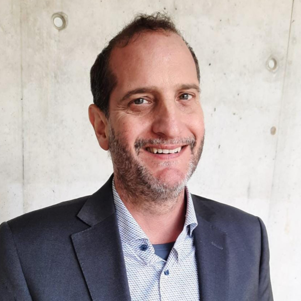 Daniel Schmid's Instagram, Twitter & Facebook on IDCrawl