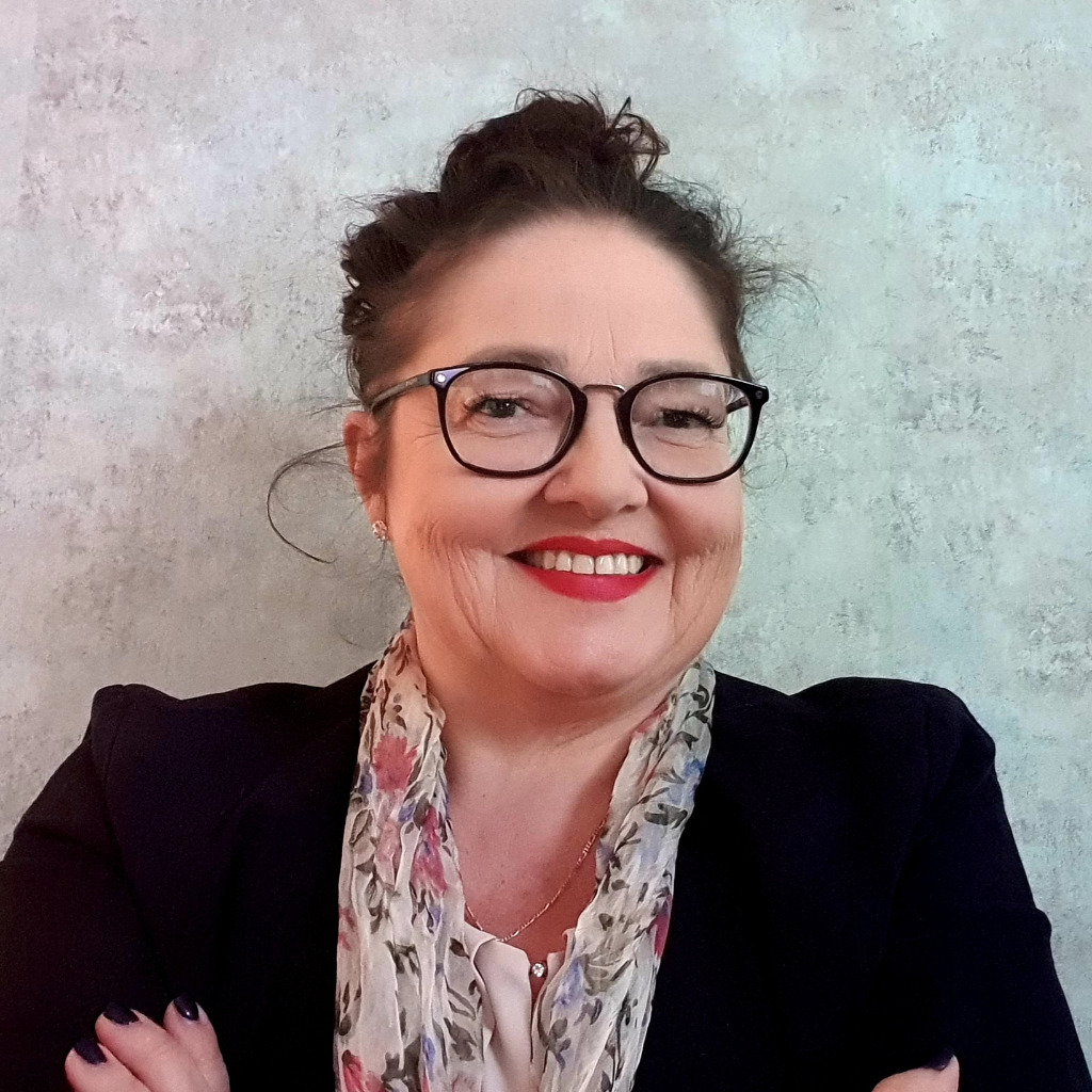 Christine Bern's Instagram, Twitter & Facebook on IDCrawl