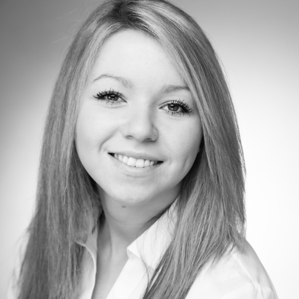 Candy Becker - Stellvertretende Empfangsleiterin - acora Bochum Living ...