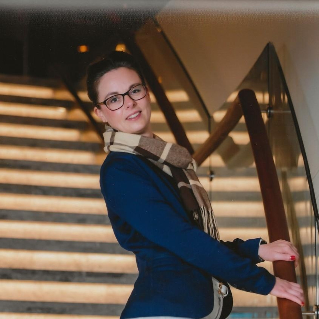 Nicole Chrobok - In Elternzeit/ Automobilkauffrau - ZuHause | XING