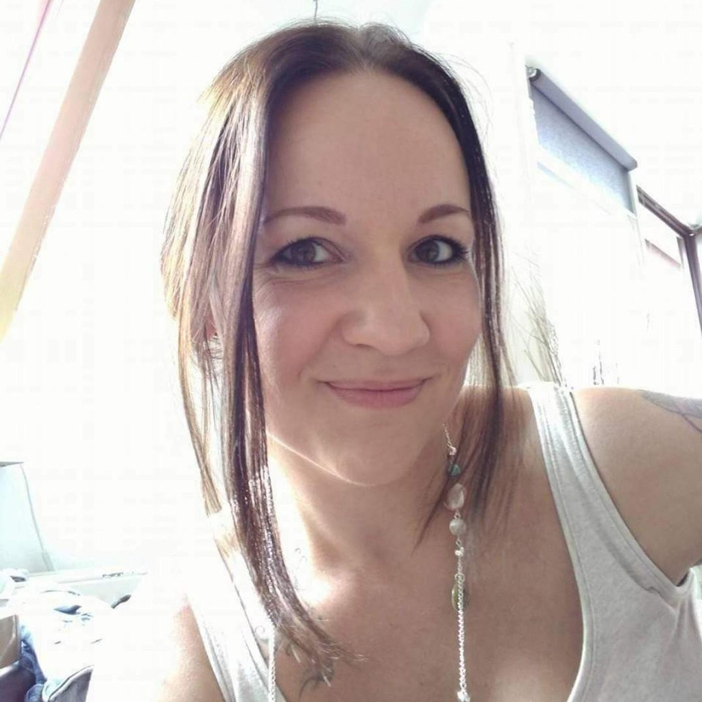 Jennifer Ahrens - Kaufmännische Angestellte - rekord Fenster + Türen | XING