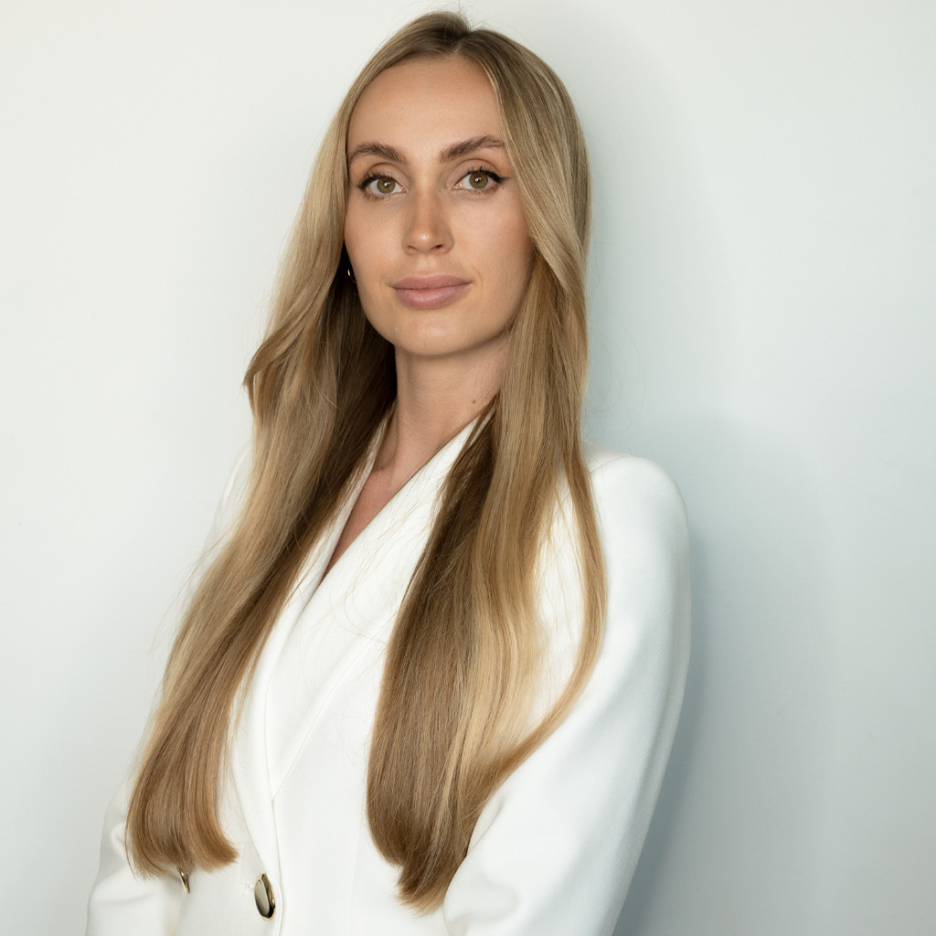 Karolina Delota: Ausbildung und Berufserfahrung | XING