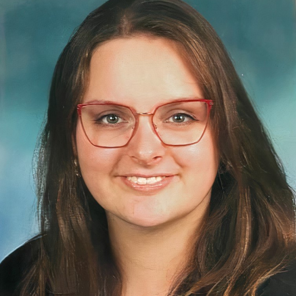 Sarah Gander's Instagram, Twitter & Facebook on IDCrawl