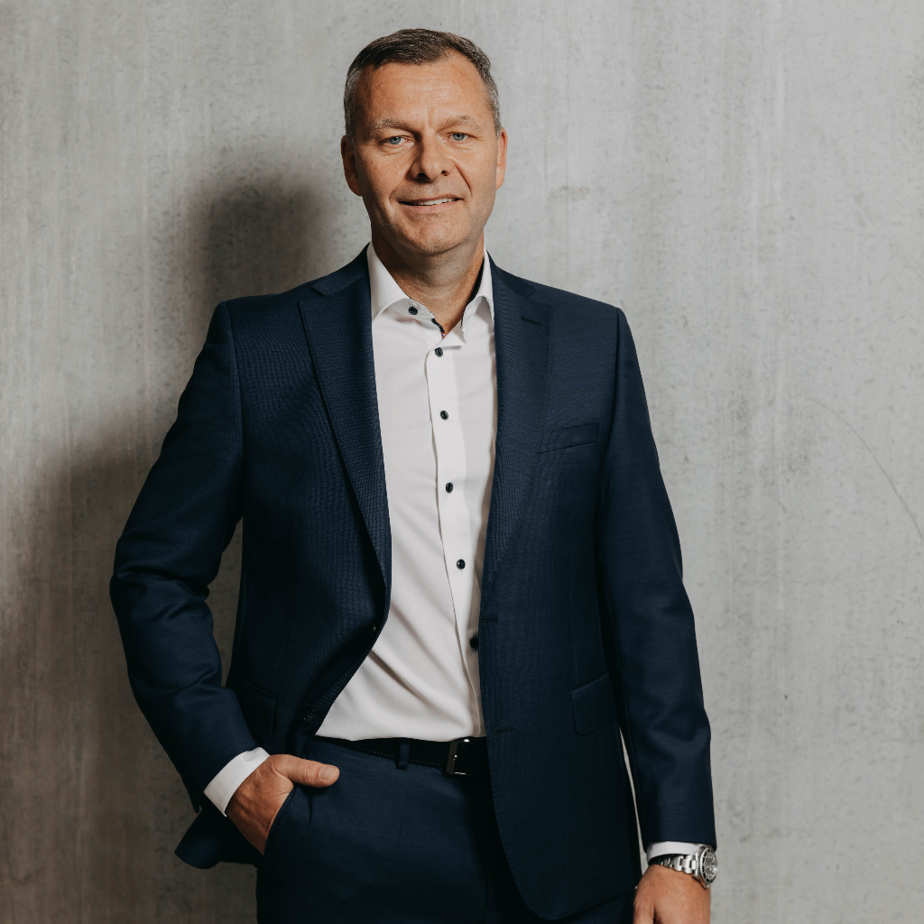 Dr. Daniel Rieser - Chief Sales Officer - Schwäbische Werkzeugmaschinen ...