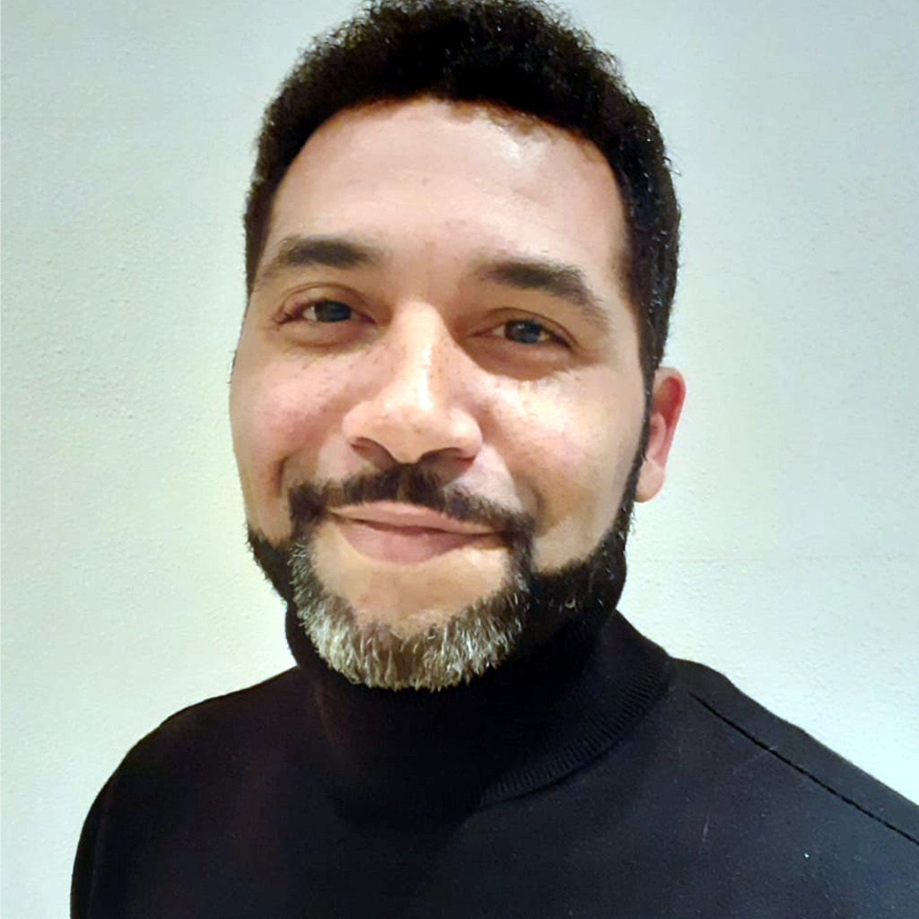 Donald Magee - Lager- und Versandleiter - Foliencenter24 e-Commerce ...