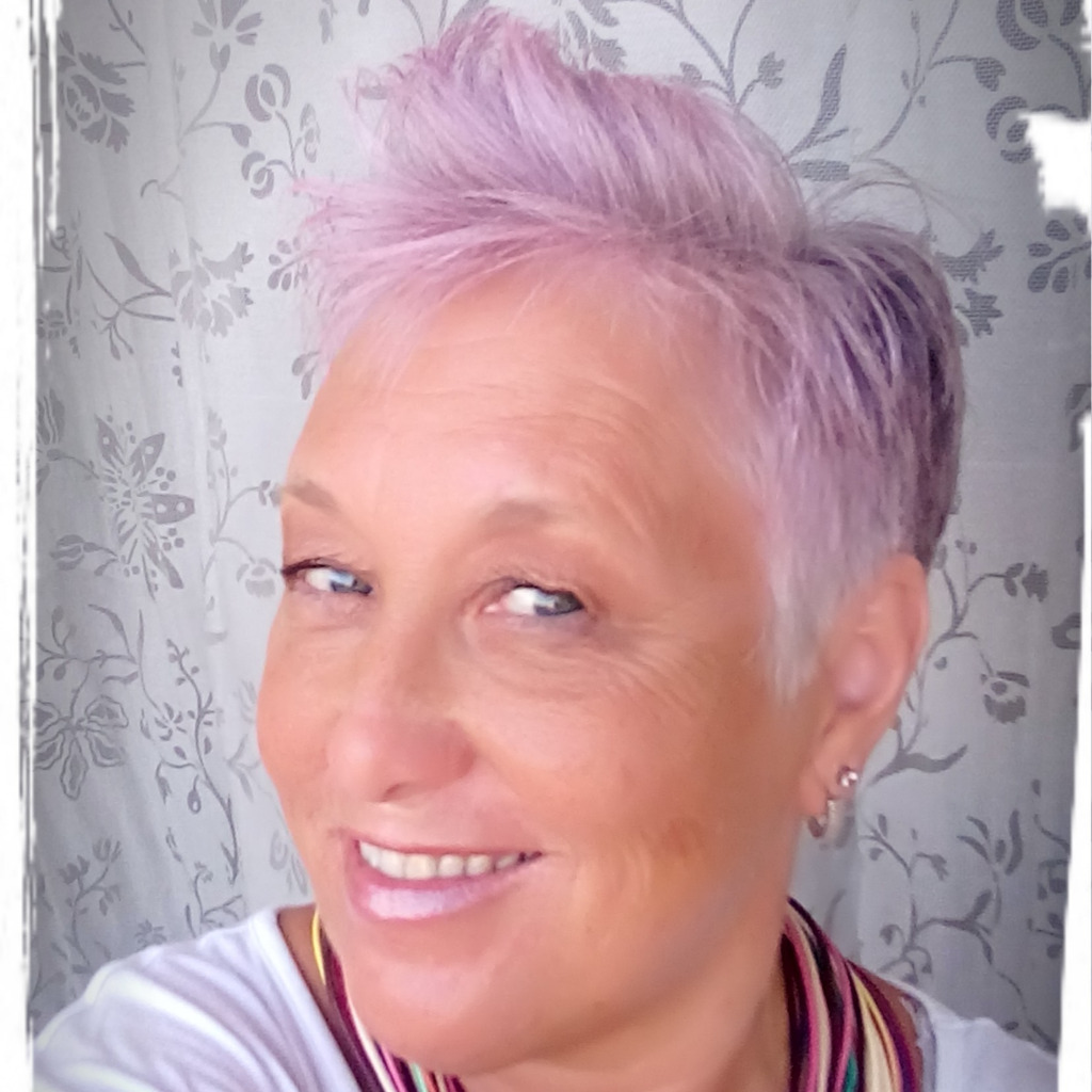 Erika Radi: Tour Guide | XING