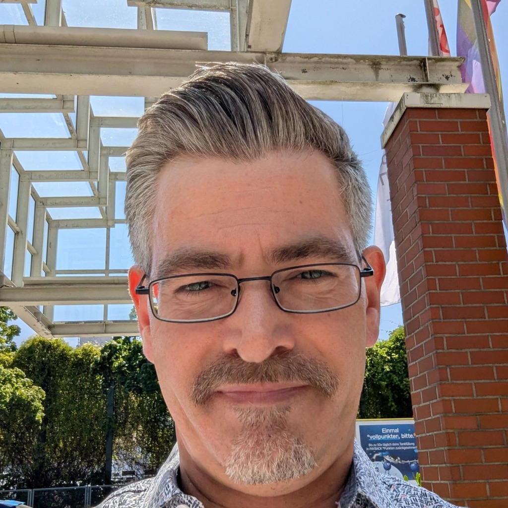 Samuel Davis - Mitarbeiter IT-Support - IBB Institut für Berufliche ...