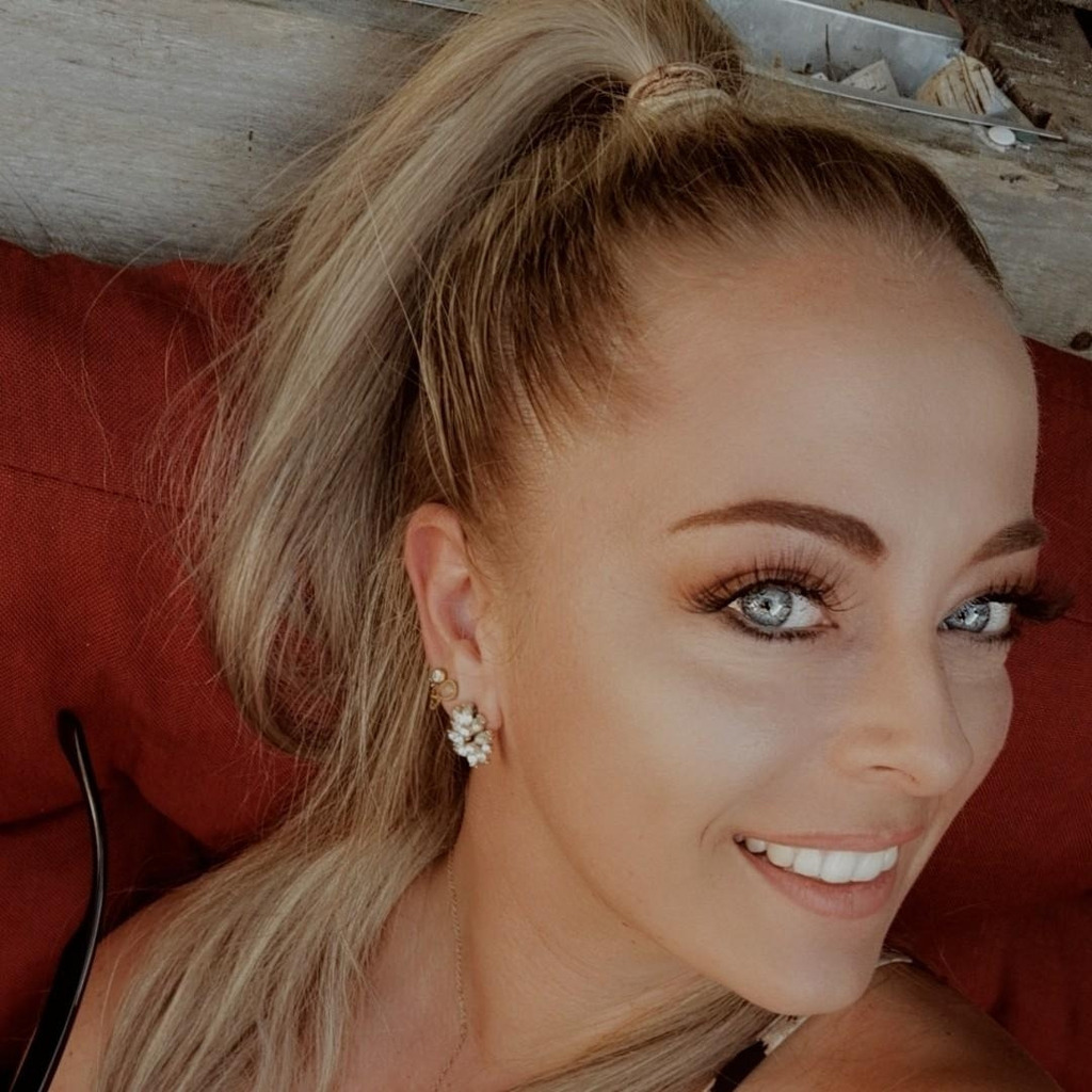 Lisa-Maria Metzen - Sales Administrator - Delta Energy Systems (Germany ...