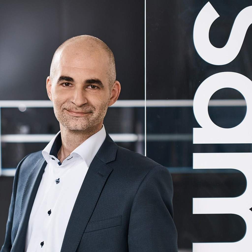 Steven Pollok - Director Display Division - Samsung Electronics GmbH | XING