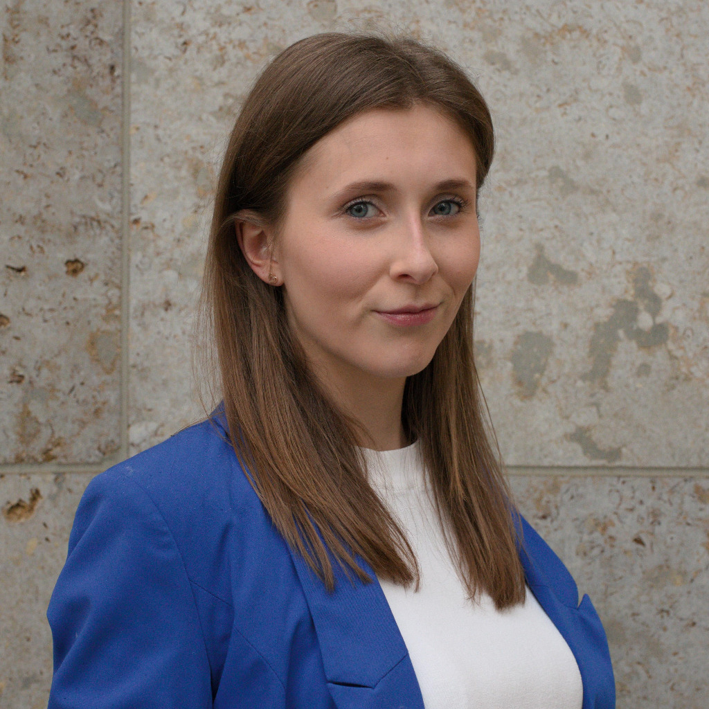 Laura Merz's Instagram, Twitter & Facebook on IDCrawl