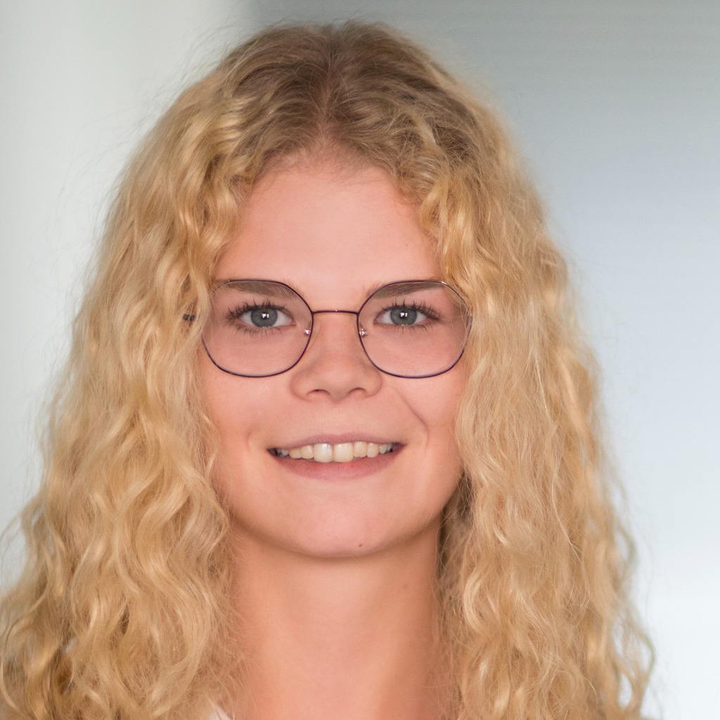 Michelle Neumann - Augenoptikerin - Optik Waller e.K. | XING