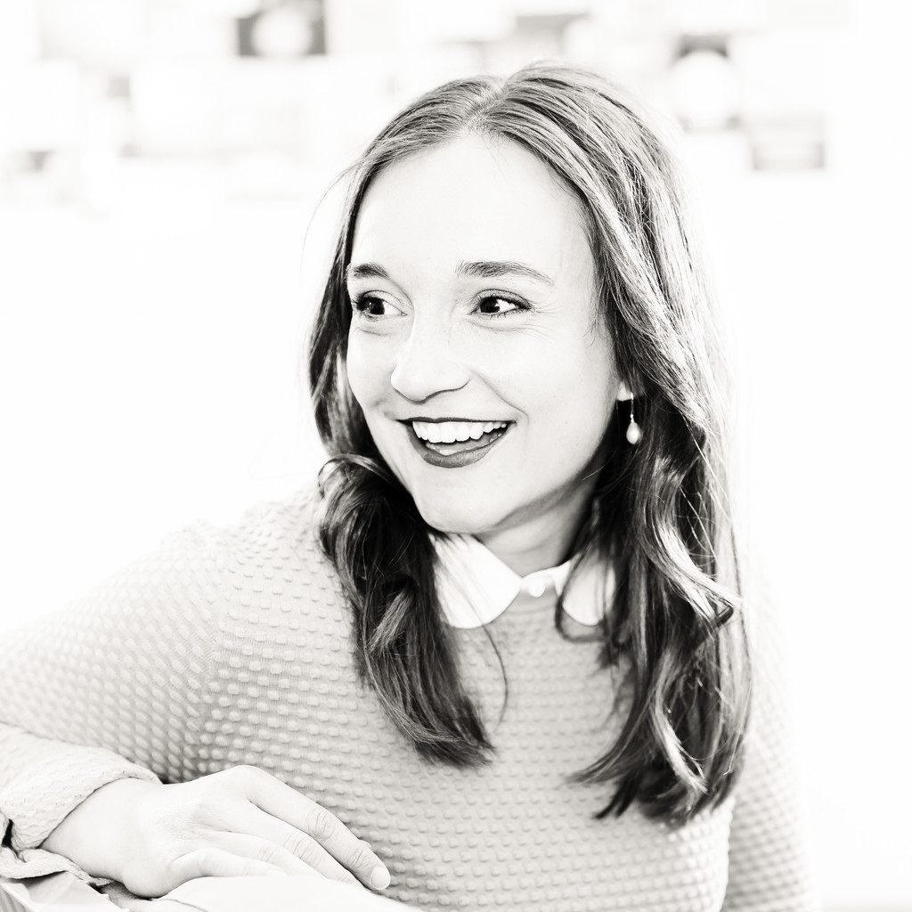 Laura Heid (geb. Höfken) - Senior Professional PR - SIXT SE | XING