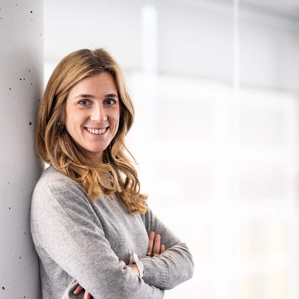 Isabelle Pietzsch - Senior E-Commerce Wholesale Manager - ESCADA SE | XING